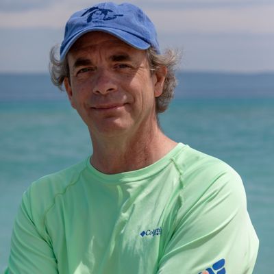 Big Wave Splash On Lake Superior Stock Photo 251209516 | Shutterstock