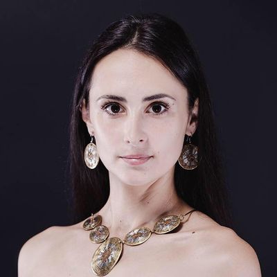 Cartera de fotos e imágenes de Studiotan | Colaborador de Shutterstock