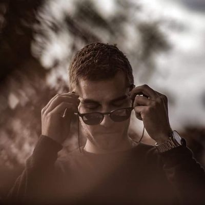 Cartera de videos de stock de Jon Oliver X | Shutterstock