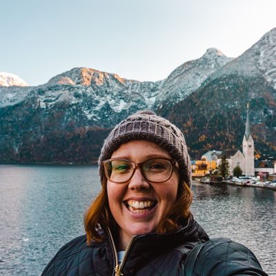 Cartera de fotos e imágenes de stock de Hayley Simpson | Shutterstock