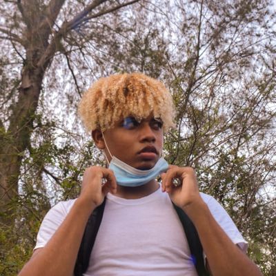 Cartera de fotos e imágenes de stock de Lil Alien | Shutterstock