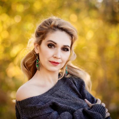 Cartera de fotos e imágenes de stock de Juliya Plotnikova | Shutterstock