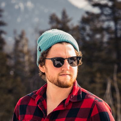 Cartera de fotos e imágenes de stock de Tyler Roper | Shutterstock