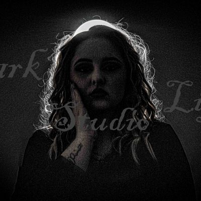 Colecciones de Dark Light Studio | Shutterstock