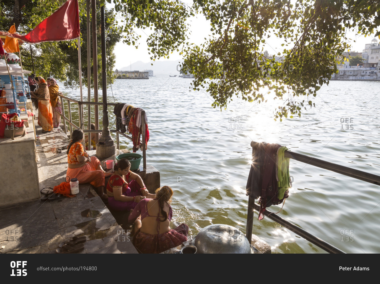 Udaipur India December 13 2014 Women Bathing And Washing Clothes