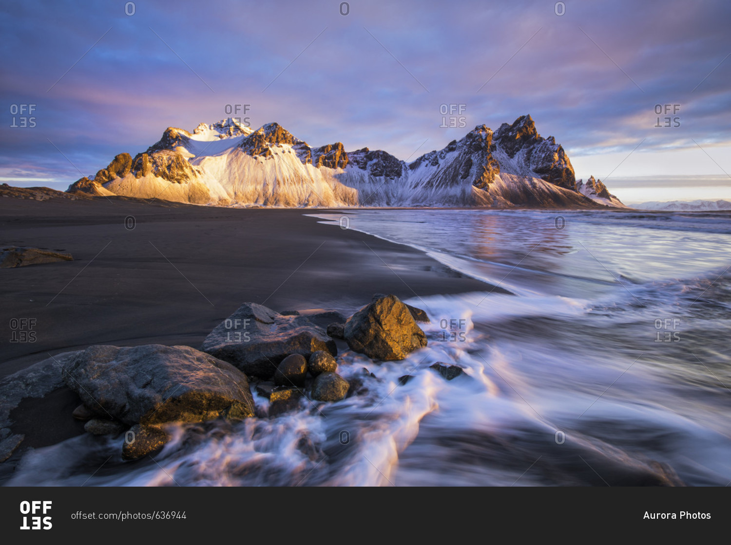 Stokksnes peninsula and Vestrahorn mountain range at dawn, Iceland ...
