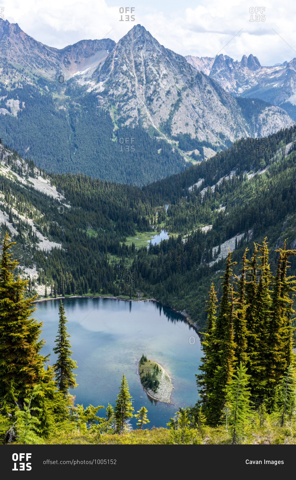 Hiking scenes in the beautiful North Cascades wilderness. - Stock Image ...