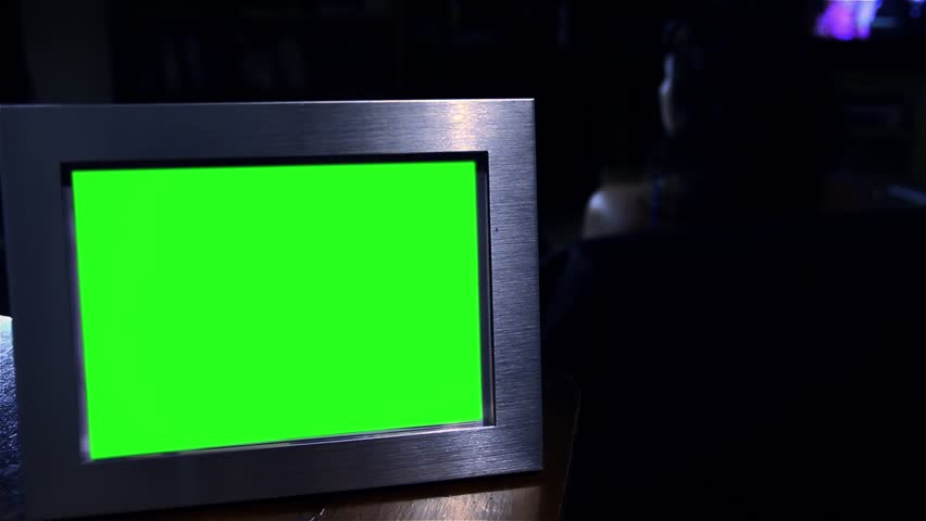 photo frame green screen dark living: vídeo stock (100% livre de ...