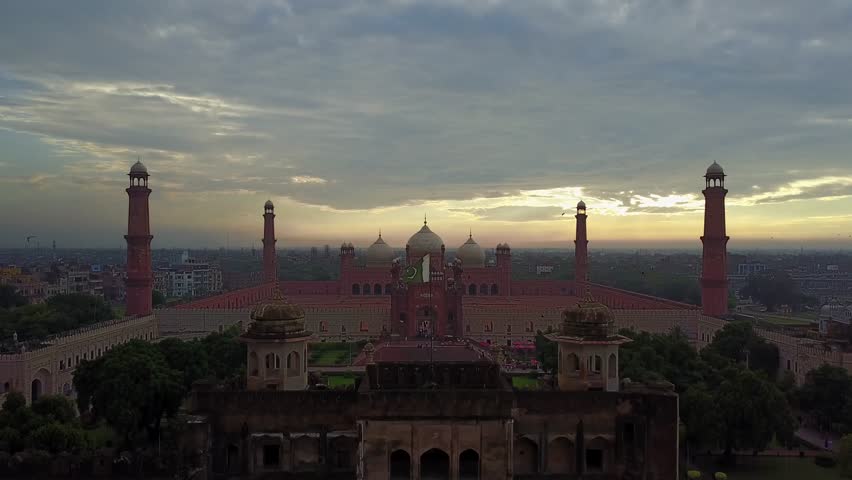 drone video badshahi mosque lahore fort Stock Footage Video (100% ...