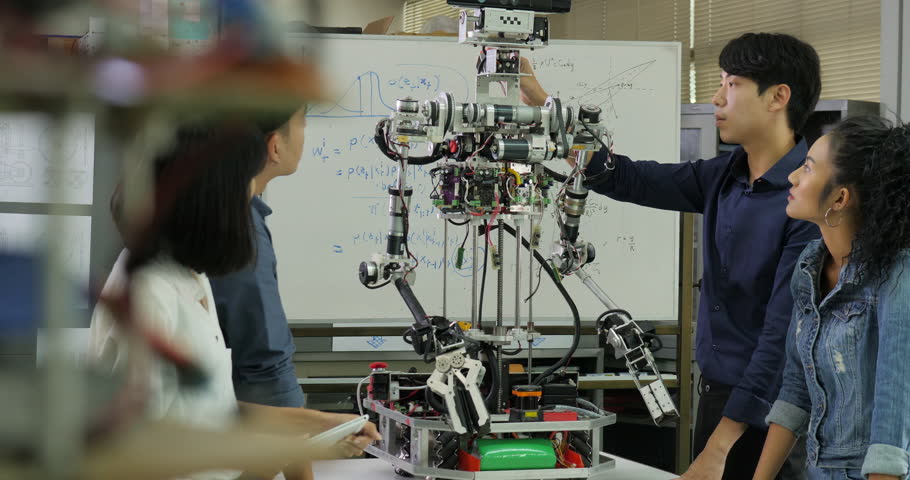 Young Electronics Engineer Team Collaborating 스톡 동영상 비디오(100% 로열티 프리 ...