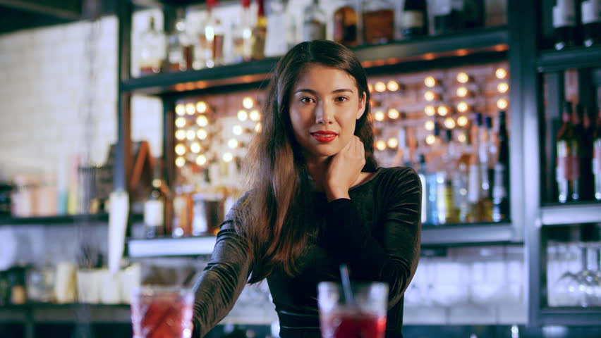 portrait attractive female asian bartender standing: vídeo stock (100% livre de direitos ...