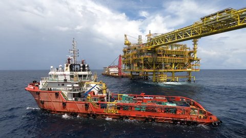 Wellhead Offshore Platform Topside Deck On Stock Photo 1321023302 ...