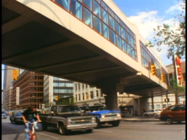 Streets and Traffic in Winnipeg image - Free stock photo - Public ...