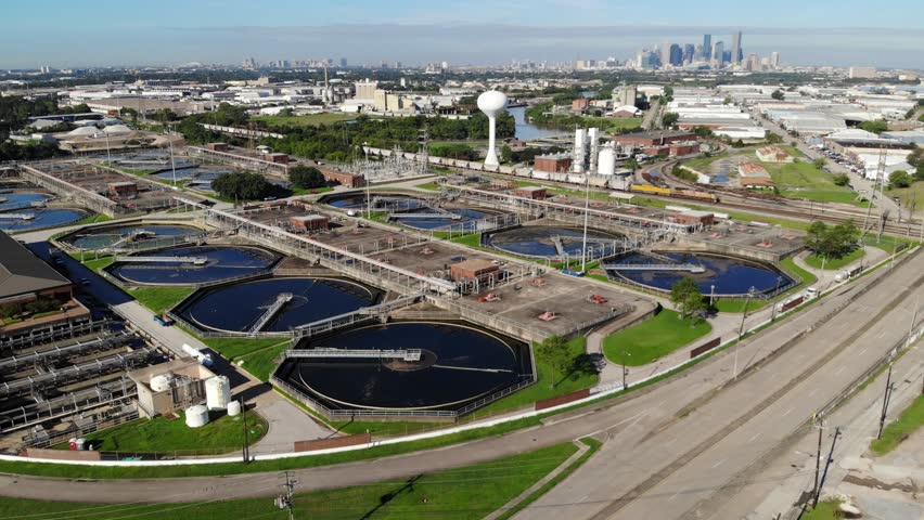 Bayou river in the city in Houston, Texas image - Free stock photo ...