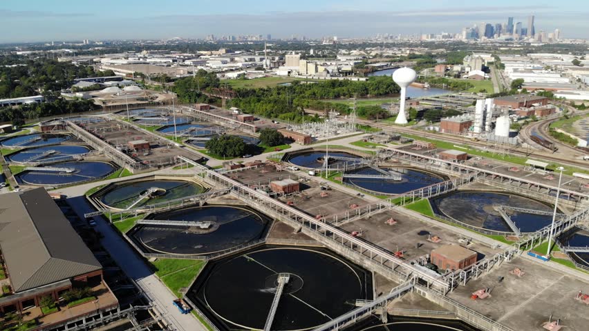 Bayou river in the city in Houston, Texas image - Free stock photo ...