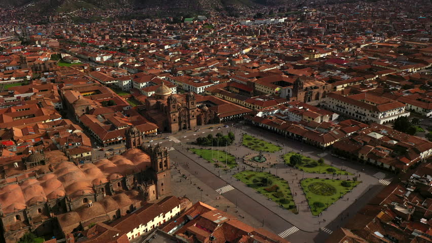 Old streets in the city center in Cusco, Peru image - Free stock photo ...