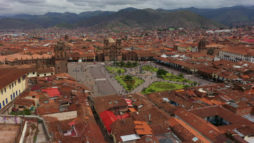 Old streets in the city center in Cusco, Peru image - Free stock photo ...