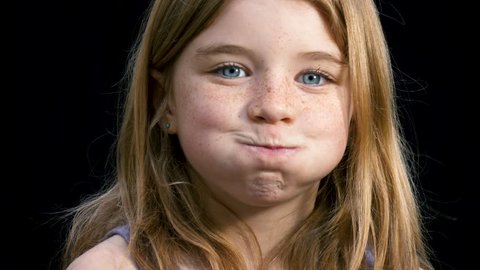 131 videos de Puffed out cheeks - Videos de stock: videoclips en 4K y ...