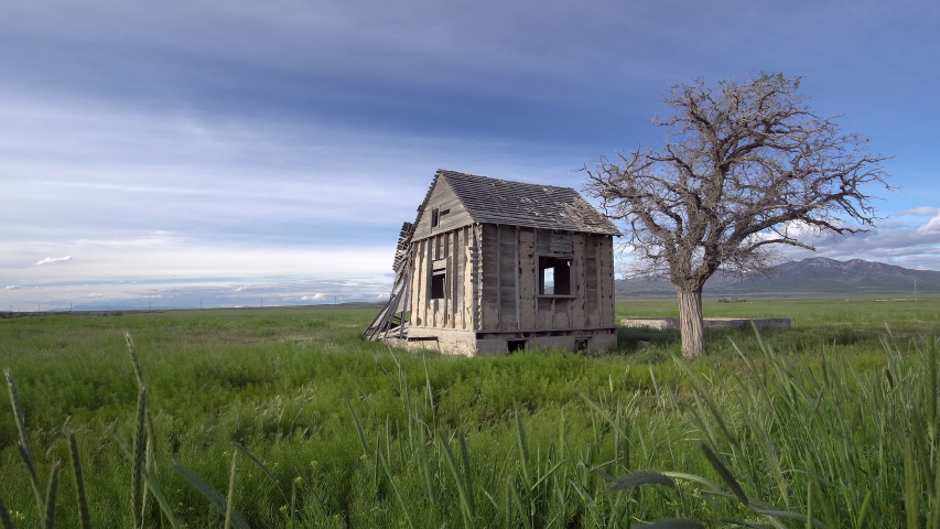 abandoned farmhouse manitoba countryside Stock Footage Video (100% ...
