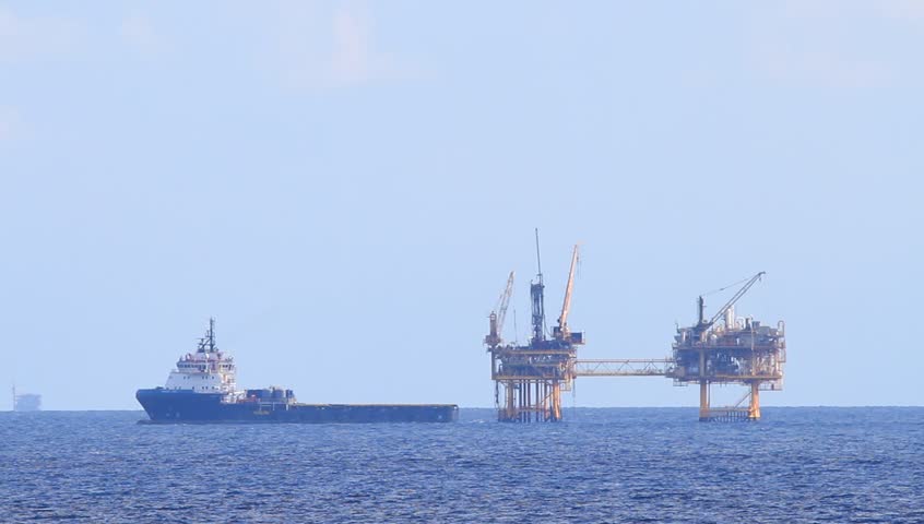 snubbing unit hydraulic workover on processing Stock Footage Video (100 ...