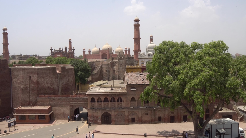 view badshahi mosque gurdwara dera sahib Stock Footage Video (100% ...