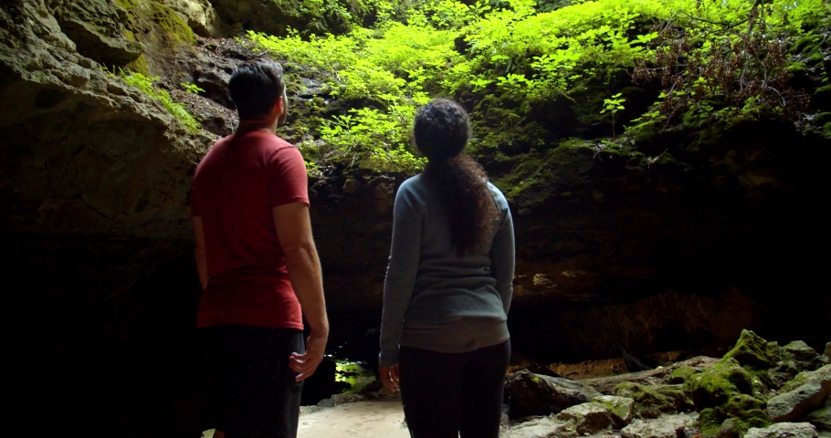 Cave Entrance at Maquoketa Caves States Park, Iowa image - Free stock ...