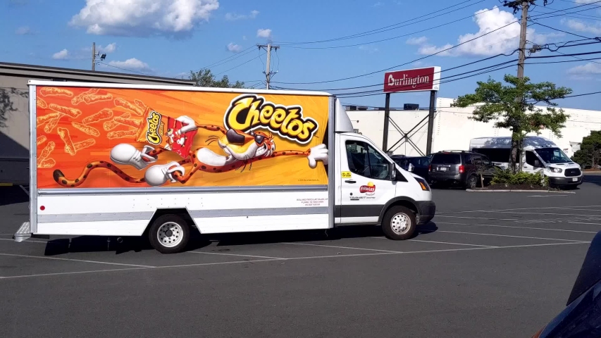 cheetos snacks vending machine delivery truck Stock Footage Video (100% ...