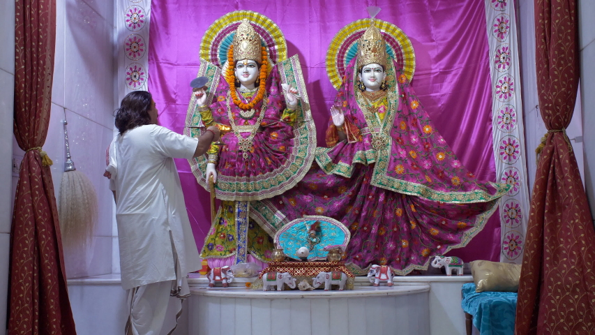 old hindu pujari traditional clothing doing Stock Footage Video (100% ...