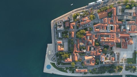 Inception Style Futuristic Curved Cityscape Creative Stock Illustration ...