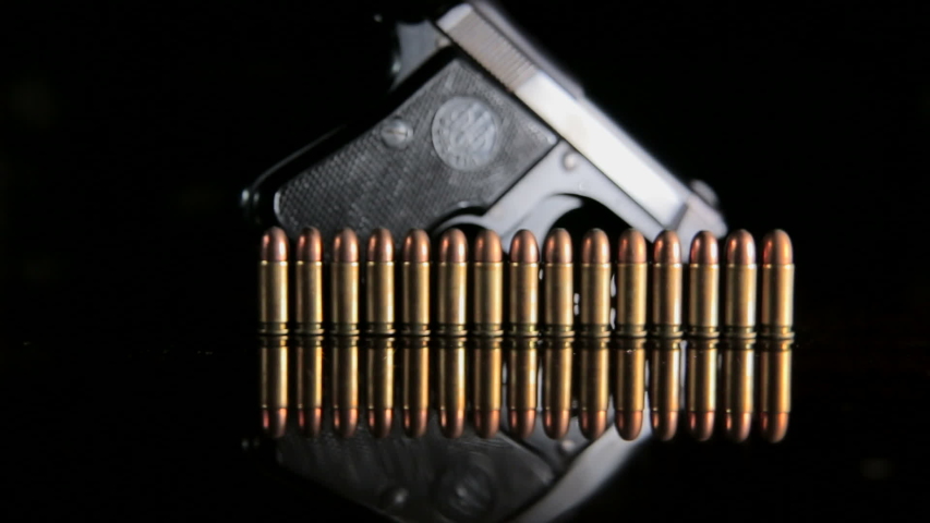 Row of handguns image - Free stock photo - Public Domain photo - CC0 Images