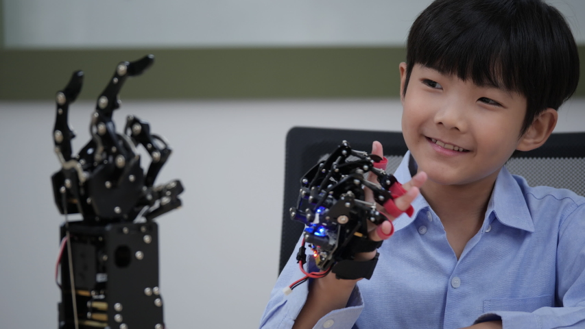 336 videos de Niños inventores - Videos de stock: videoclips en 4K y HD ...