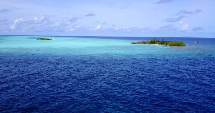 Boat in the Lagoon under the sky image - Free stock photo - Public ...