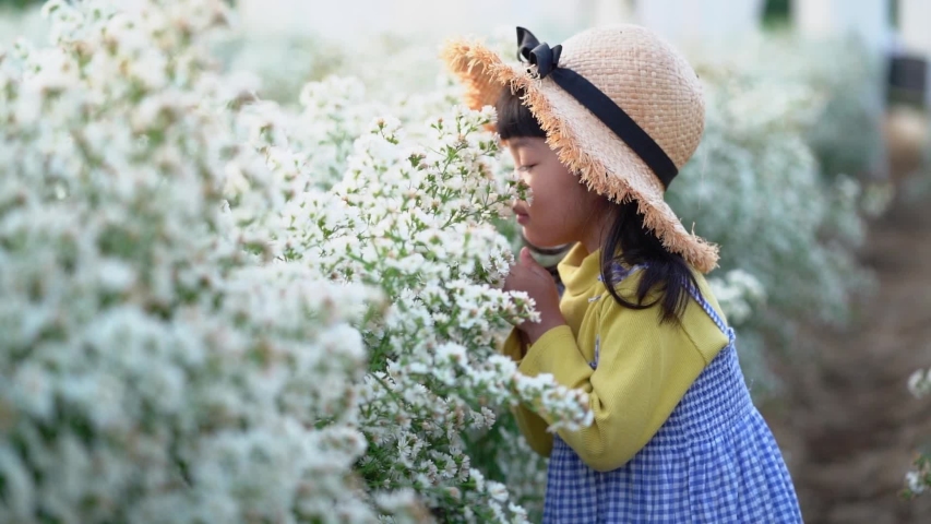 Child Sniffing Stock Video Footage - 4K and HD Video Clips | Shutterstock