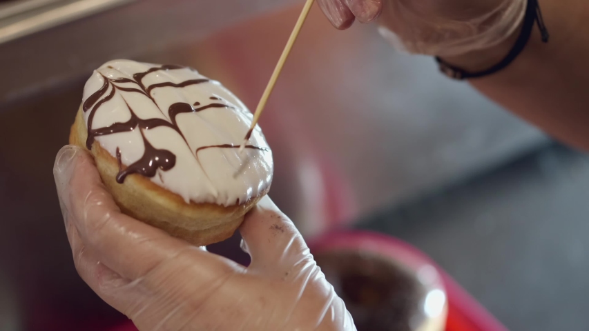 Donuts being glazed image - Free stock photo - Public Domain photo ...