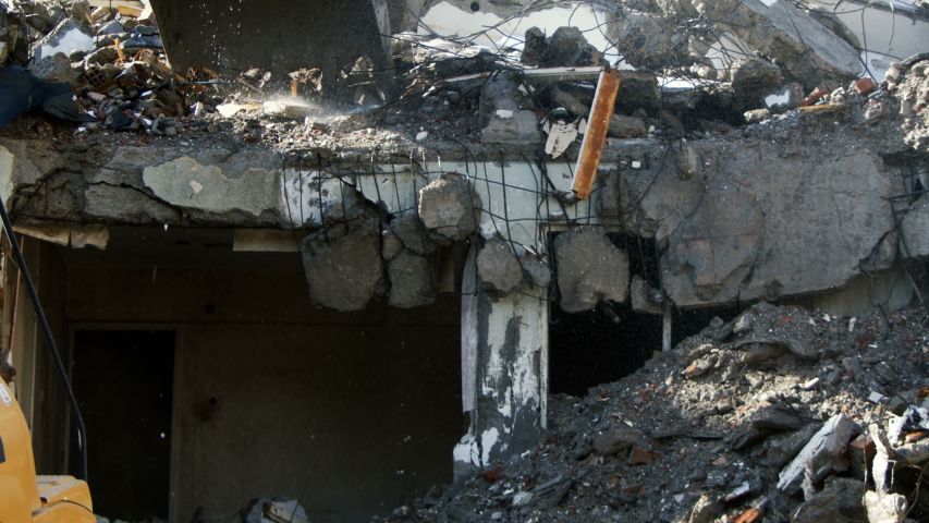 demolution destruction old house building Stock Footage Video (100% ...