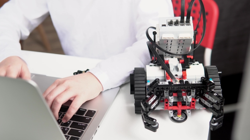 Ev3 robot Stock Video Footage - 4K and HD Video Clips | Shutterstock