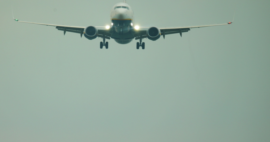 The Plane with the Lights Stock Footage Video (100% Royalty-free ...