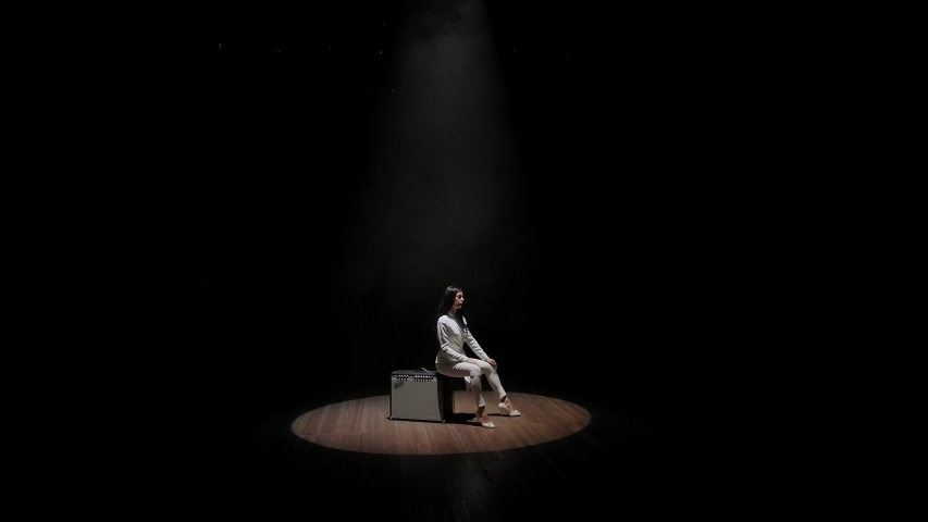 young beautiful female singer poses on: วิดีโอสต็อก (ปลอดค่าลิขสิทธิ์ ...