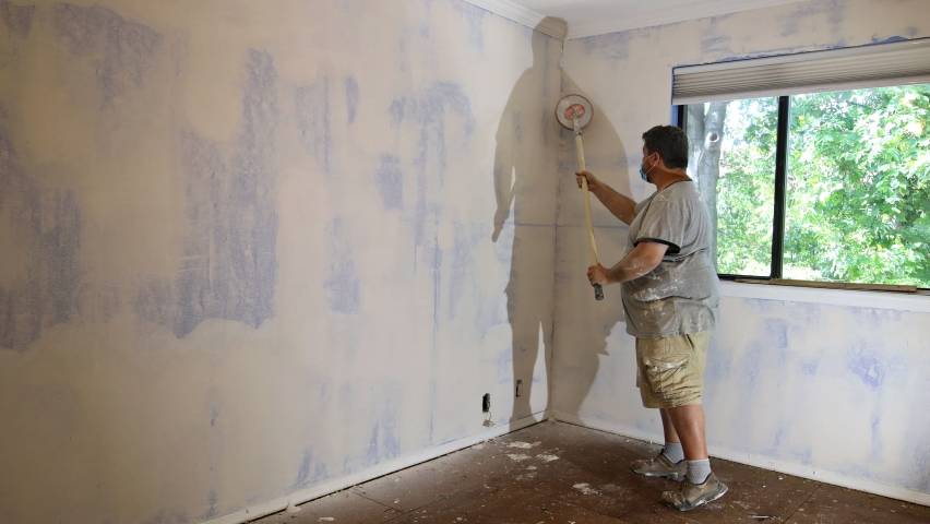 Worker Smoothing Finishing Wall Sanding Plaster Stock Footage Video ...