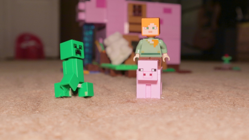 saint-petersburg lego minecraft set creeper alex Stock Footage Video ...