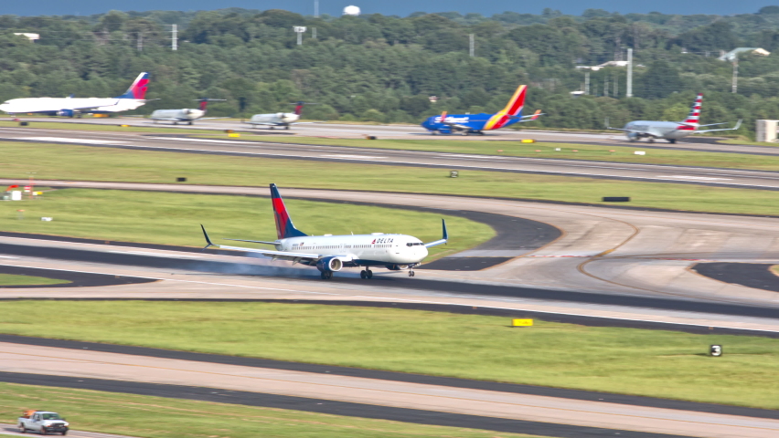 atlanta ga - 2021 delta air Stock Footage Video (100% Royalty-free ...