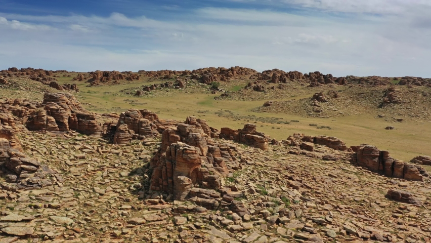 Stack Rocks Desert: videos de stock; videoclips en 4K y HD | Shutterstock