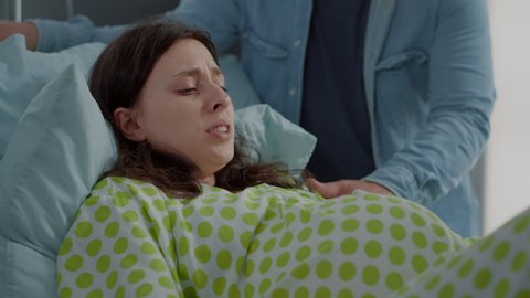 「Pregnant women giving birth」の動画素材 - 4K、HD動画クリップ | Shutterstock