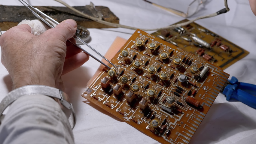 Micro welding Stock Video Footage - 4K and HD Video Clips | Shutterstock