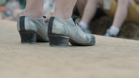 941 Foot tapping Stock Video Footage - 4K and HD Video Clips | Shutterstock