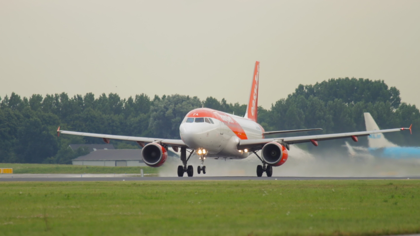 Easyjet Airplane Stock Video Footage - 4K and HD Video Clips | Shutterstock