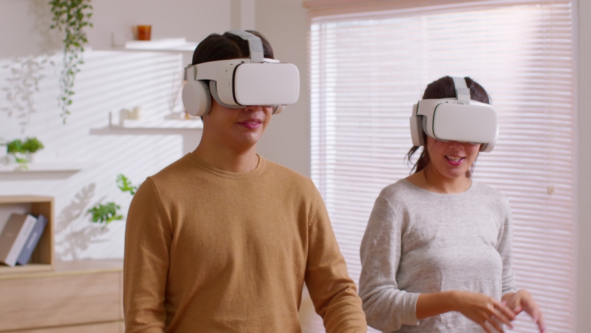 Asian Couple Love Using Vr Virtual Stock Footage Video (100% Royalty ...