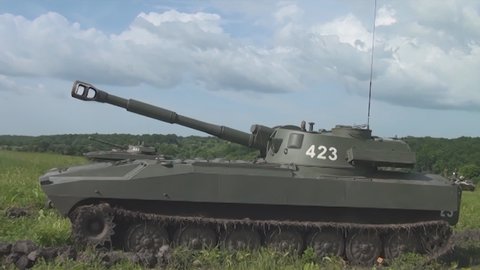 Aiming Guns Selfpropelled Howitzer Acs 2c1 Stock Footage Video (100% ...