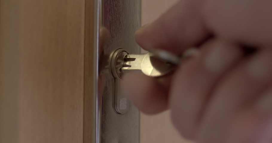 4 videos de Quick access open door - Videos de stock: videoclips en 4K ...