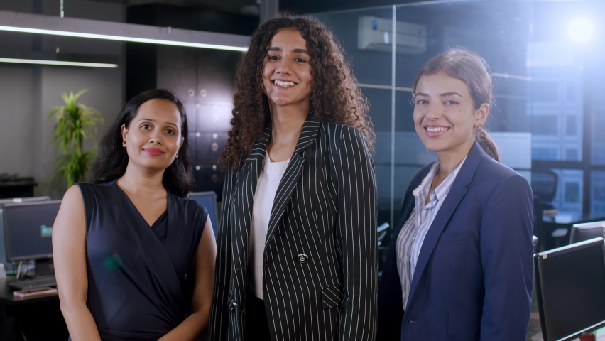 77 videos de Dress code india - Videos de stock: videoclips en 4K y HD ...